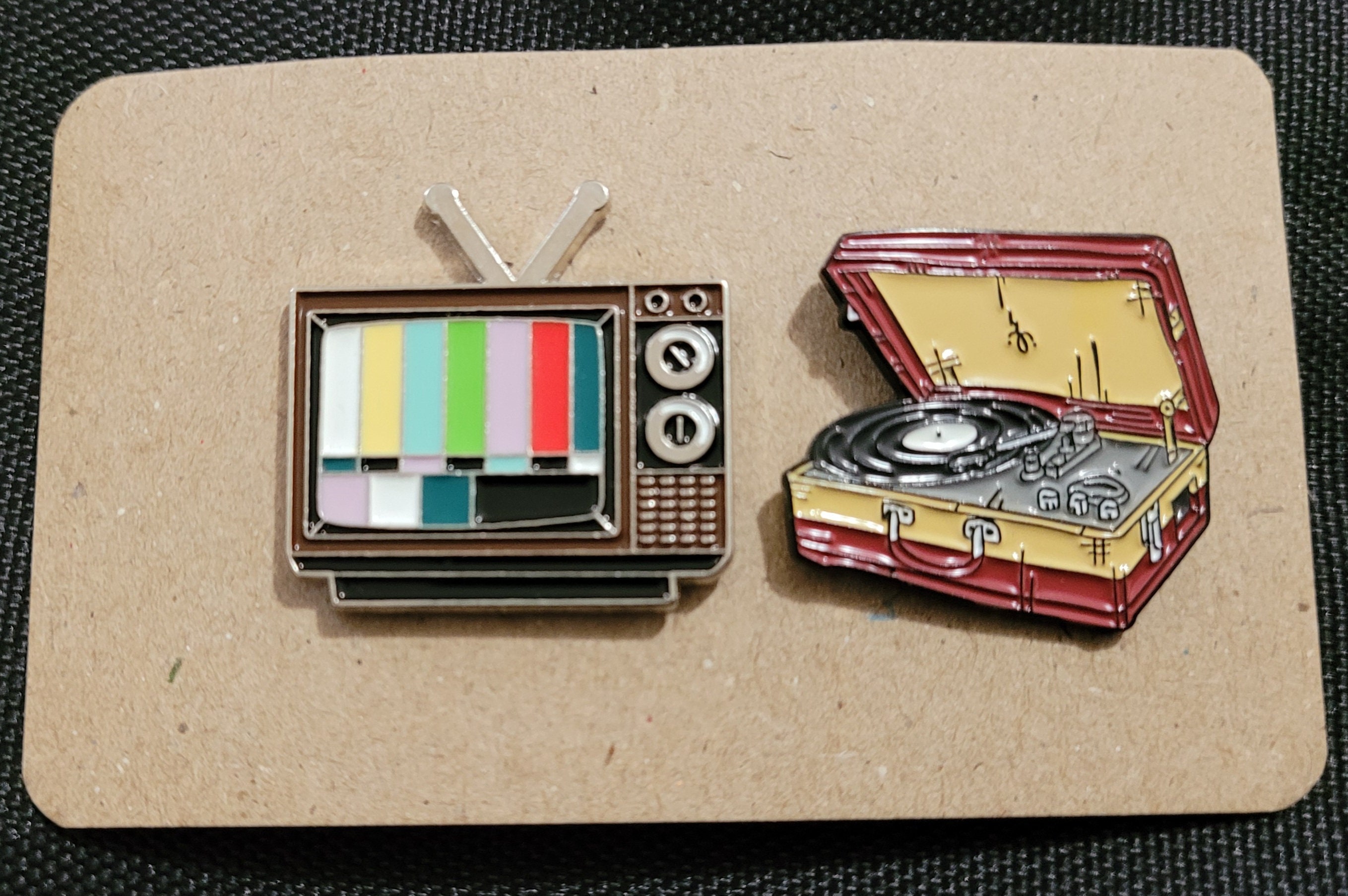 Retro Style Enamel Pins, Rubik's Cube and Gameboy Pins, 80's and 90's ...