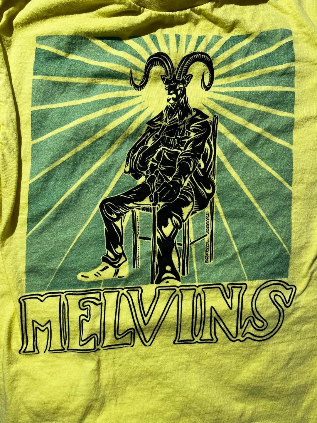 Melvins Preowned Medium Band T-shirt - Etsy