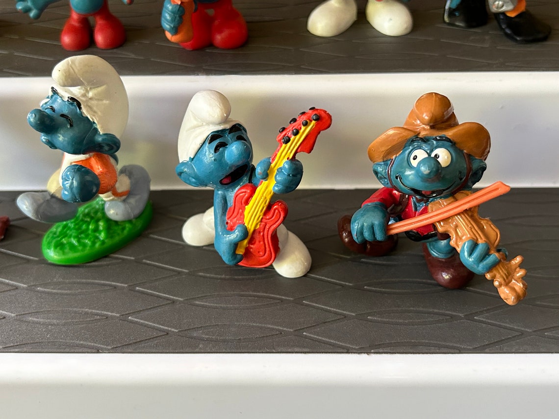 Vintage Lot of 10 Smurfs From the 80s and 90s | Lot of 10 Peyo Smurfs ...