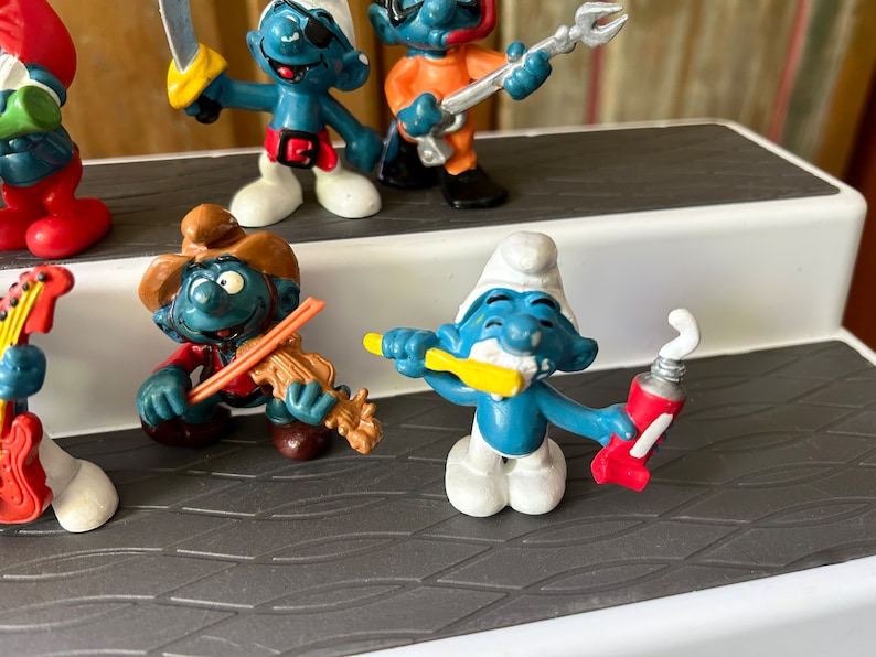 Vintage Lot of 10 Smurfs From the 80s and 90s | Lot of 10 Peyo Smurfs ...