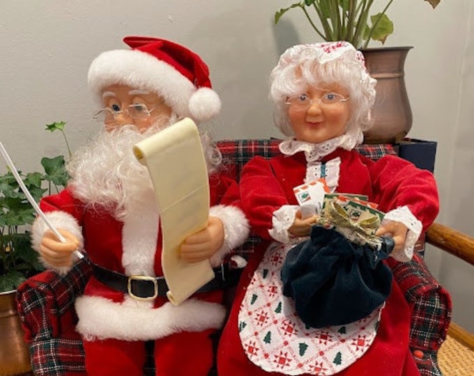 Vintage Animated Santa and Mrs. Claus Sitting on the Couch 1995 GEMMY ...