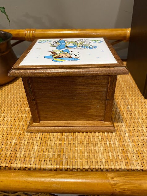 Vintage Girl's Wooden Jewelry Box - Etsy