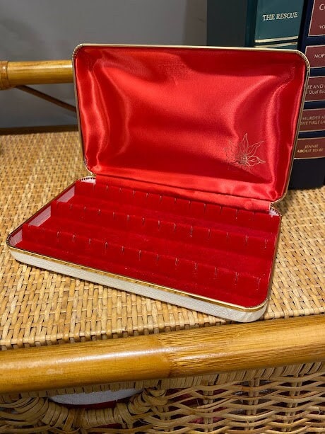 Vintage Clamshell Jewelry Box Travel Jewelry Storage - Etsy