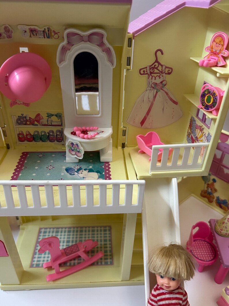 Vintage Barbie Kelly Pop up Playhouse Playset 1990’s With Accessories ...