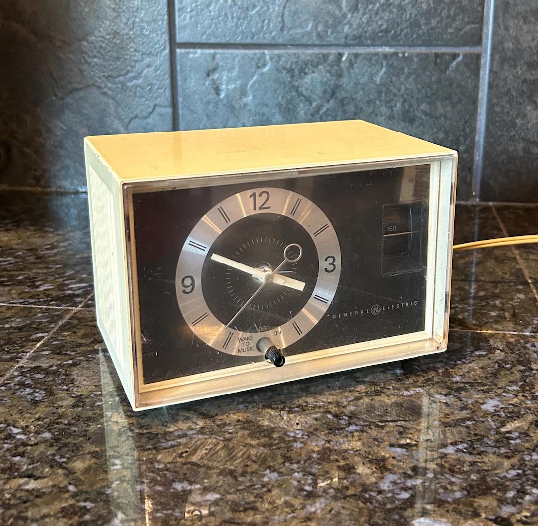 1970s General Electric AM Clock Radio: Black/silver Nightstand Alarm - Etsy