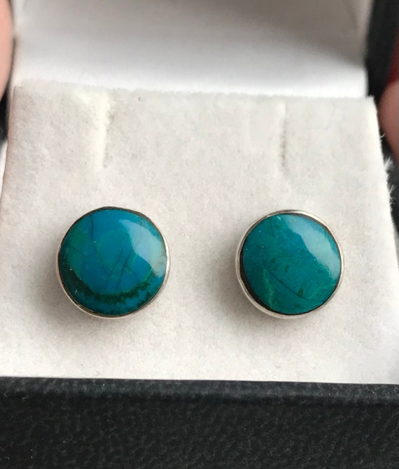 Vintage jewelry set: turquoise bead necklace and stud… - Gem