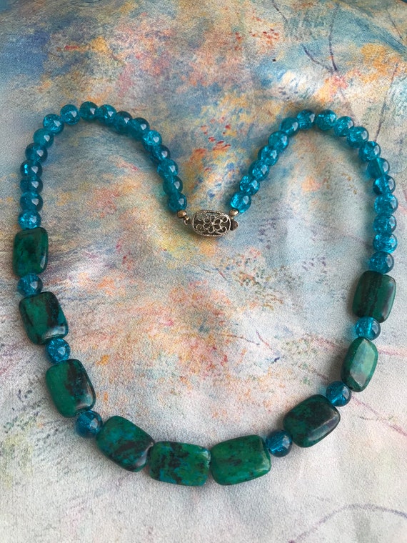 Vintage jewelry set: turquoise bead necklace and stud… - Gem