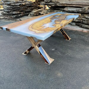 Gray Epoxy Resin Dining Table, Custom Wooden Ice Resin Dining Table ...