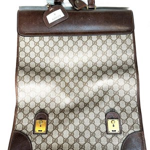 Gucci Iconic Monogram Canvas / Leather Folder Bag / Briefcase W Keys ...