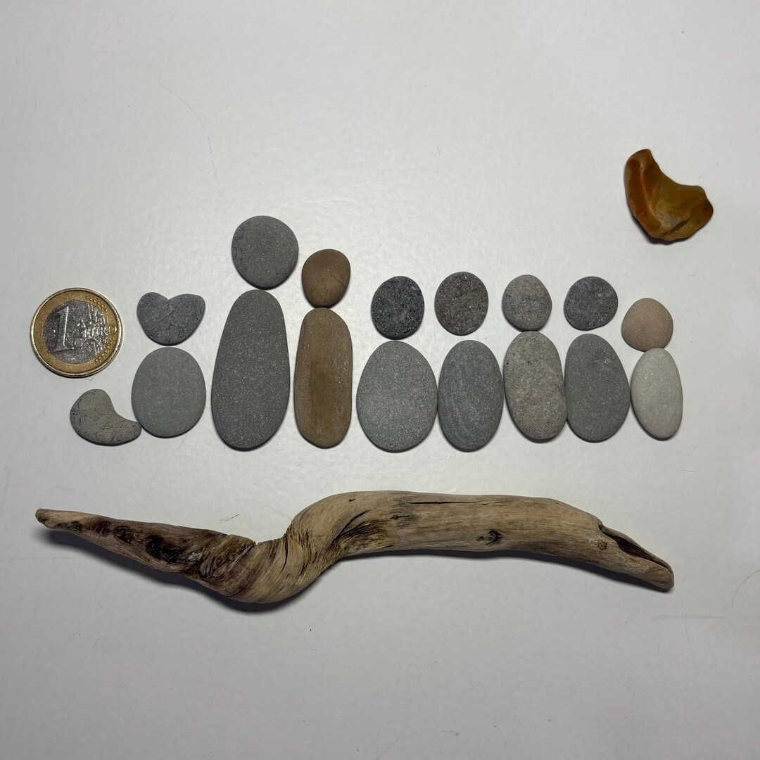 Stone People Craft Kit, Set of 7 People and 1 Cat, Family Pebble Art ...