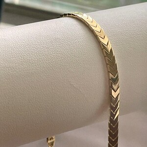 18K Solid Gold V Link Bracelet: Handcrafted Luxury Jewelry - Etsy