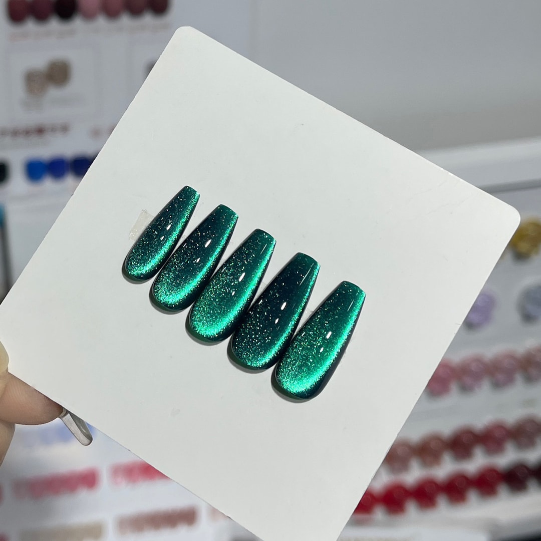 Green Nail Art, Emerald Green Cat's Eye Crystal Nails, Handmade ...