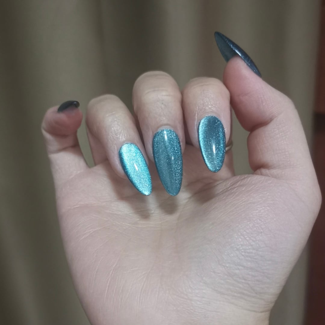 Blue Crystal Cat's Eye Nails, Vintage Minimalist Nails,sweet Cool Girl ...
