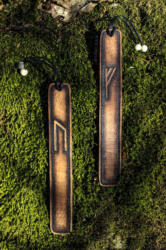 Wooden Bookmark Set of Elder Futhark Oak Runes Fehu Uruz a - Etsy