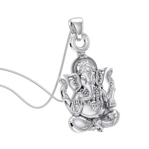 God Ganesh Silver Pendant (92.5% Purity) by Akshat Sapphire Lord ...