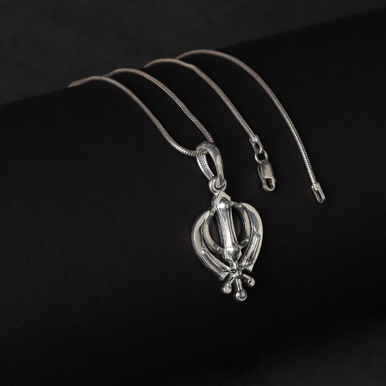 Sikh Khanda Symbol Pendant (92.5% Purity) by Akshat Sapphire Sikh ...