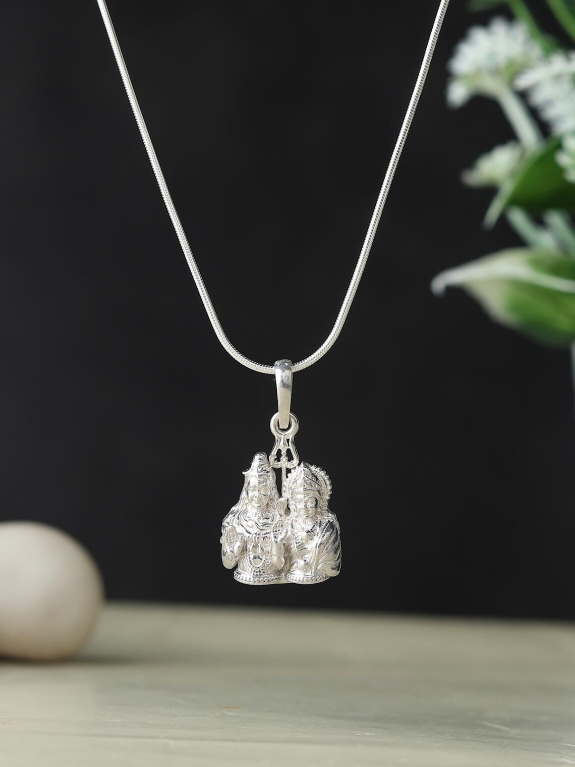 God Shiv Parvati Silver Pendant (92.5% Purity) by Akshat Sapphire Shiv ...