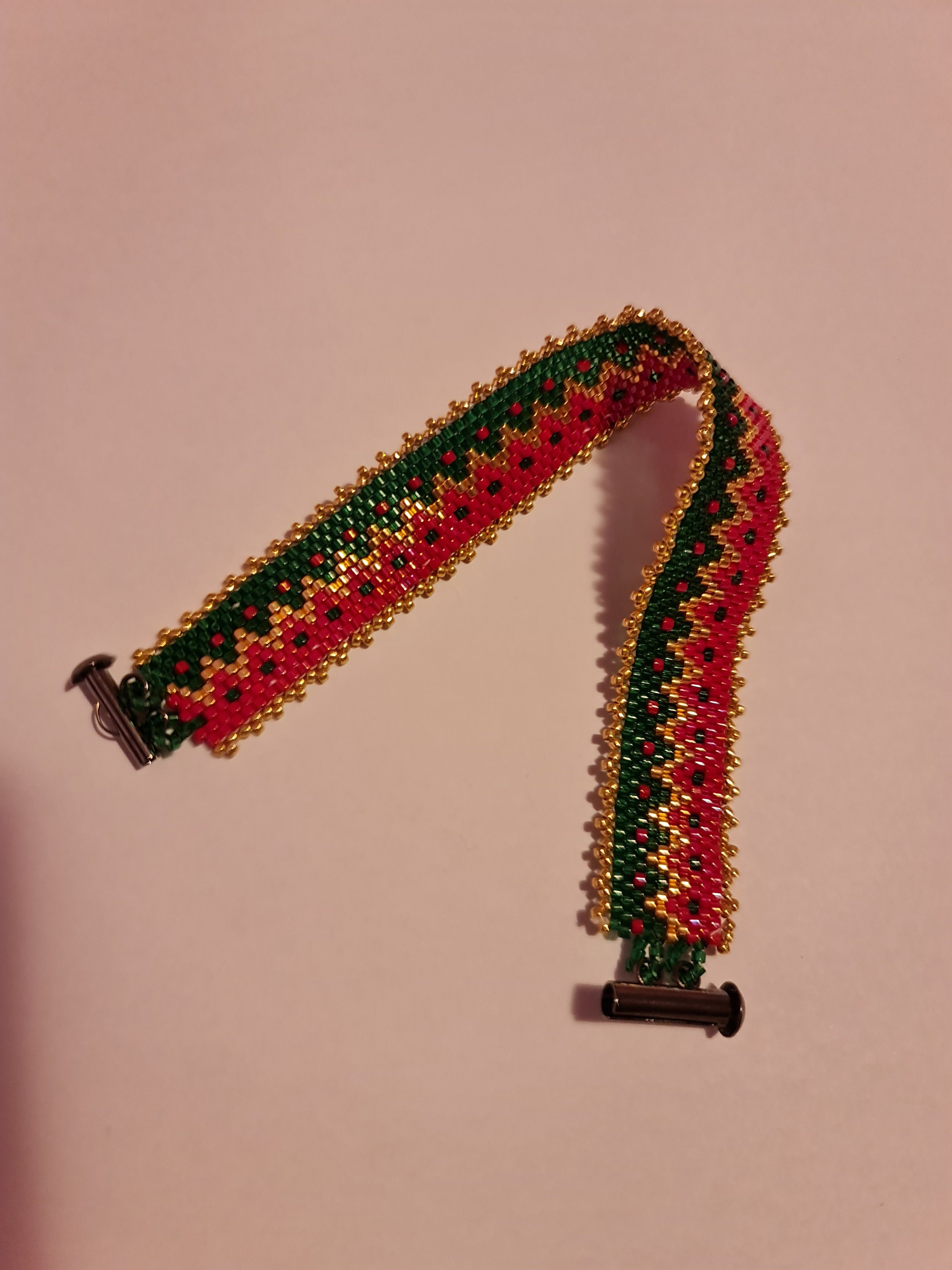Red, Green and Gold Bracelet Pattern, Peyote Even Count no Physical ...