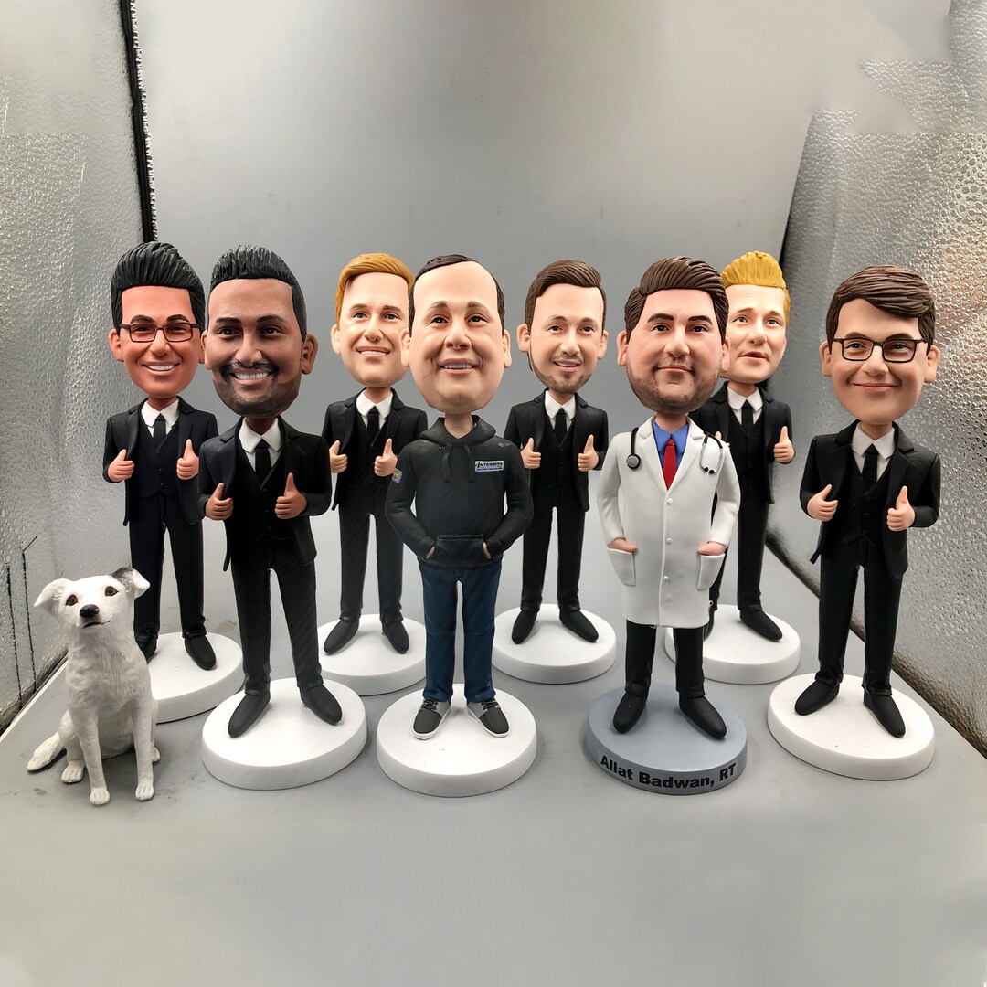 Custom Family Bobbleheads, Unique Family Gifts With Pets, Personalized ...