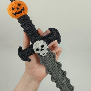 Halloween Dagger Crochet Pattern: Amigurumi Knife, Pumpkin & Skull Toy ...