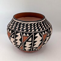 NILOAK POTTERY EWER / Vase, 1930's -1950's Vintage Pottery, Fine Art ...