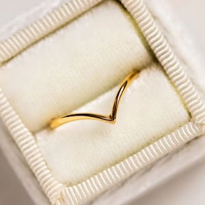 14k Solid Gold Plain Stacking Ring Simple Curved Wedding Band Chevron ...