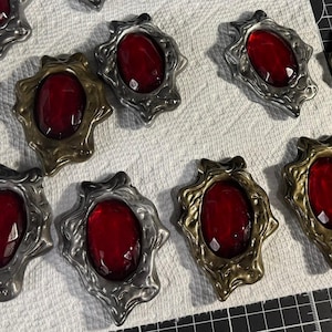 Dante's Amulet (devil May Cry 3) | Cosplay - Etsy