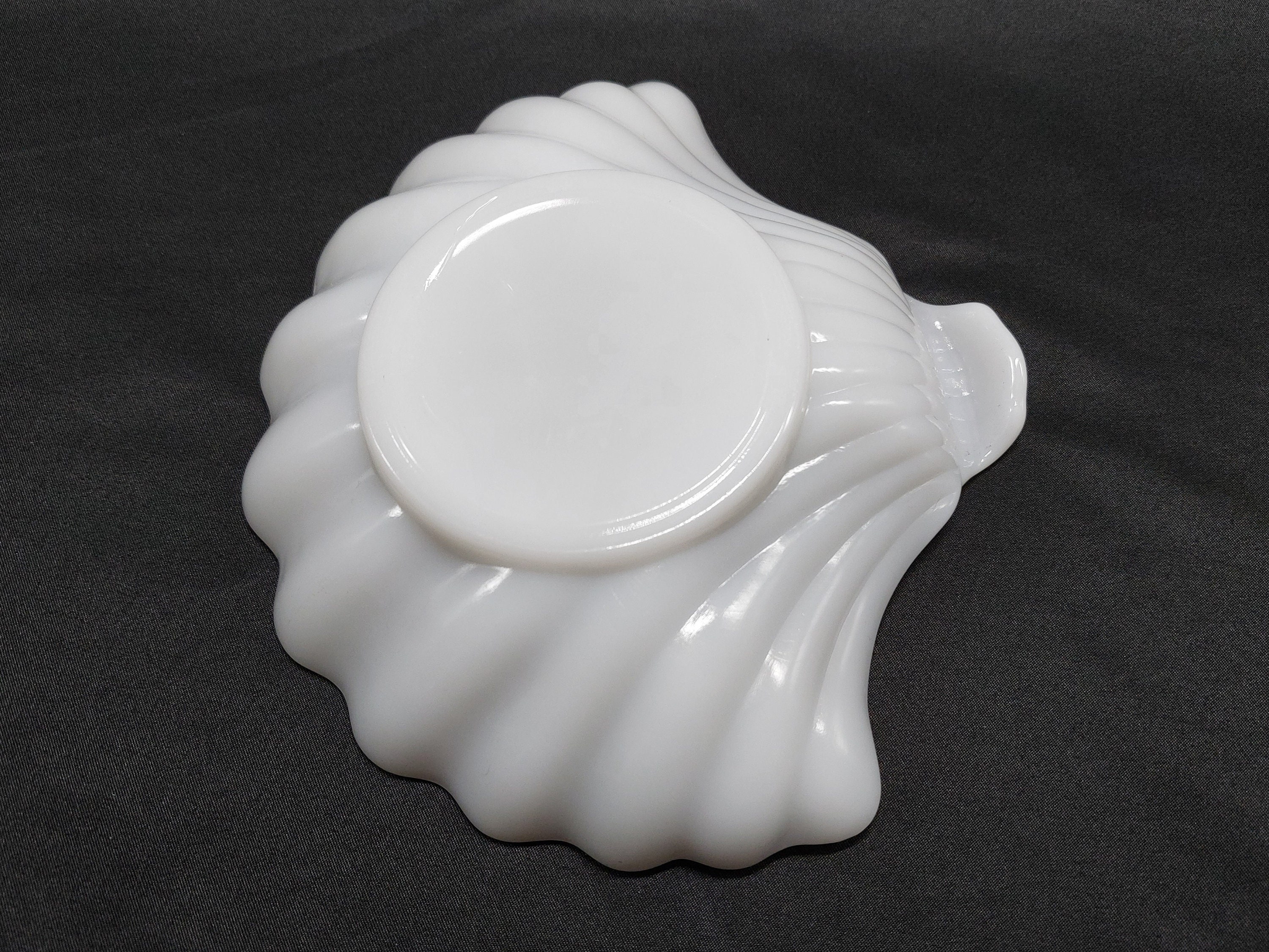 Milk Glass Scallop Shell Trinket, Candy, Soap Dish, Vintage - Etsy