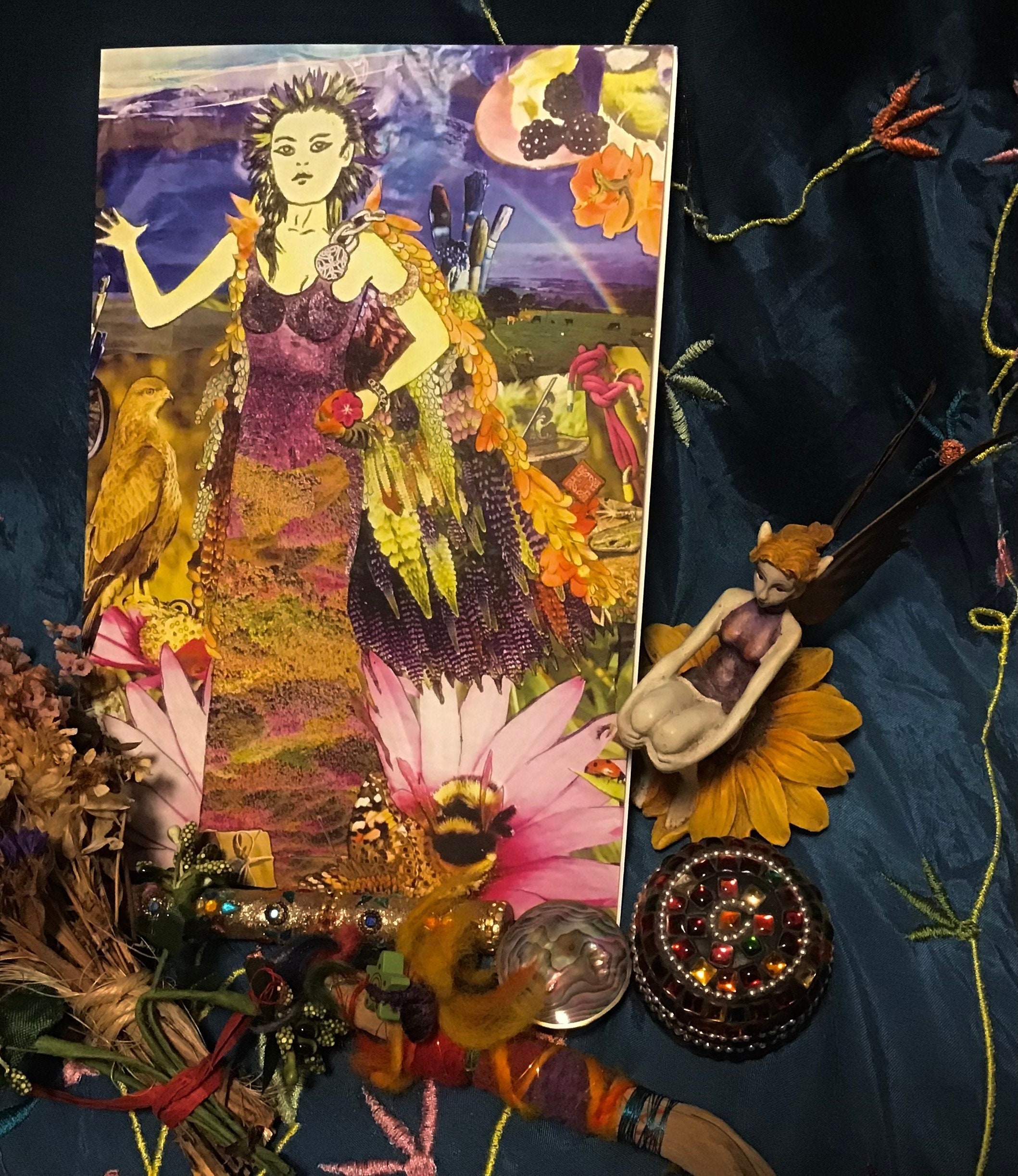 Bee Queen Summer Mother Nature Litha Goddess Altar Meditation Greetings ...