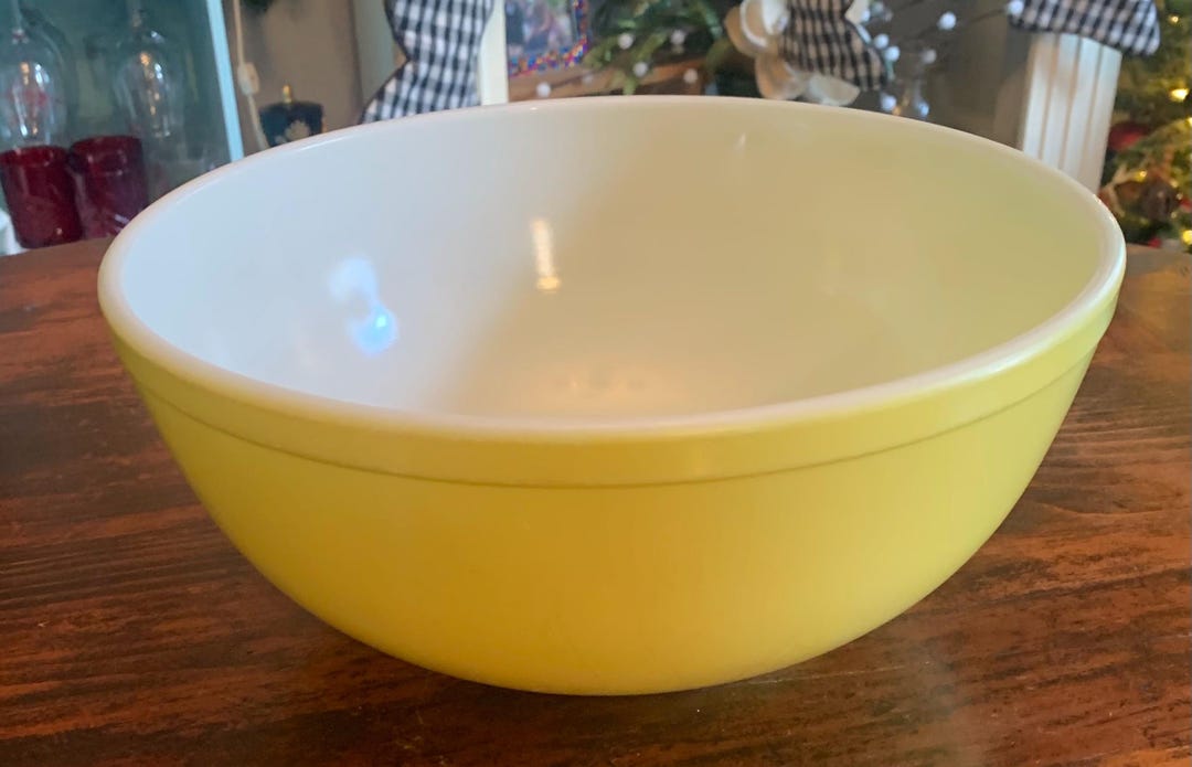Primary 10 Inch Yellow Mixing Bowls by Pyrex - Etsy