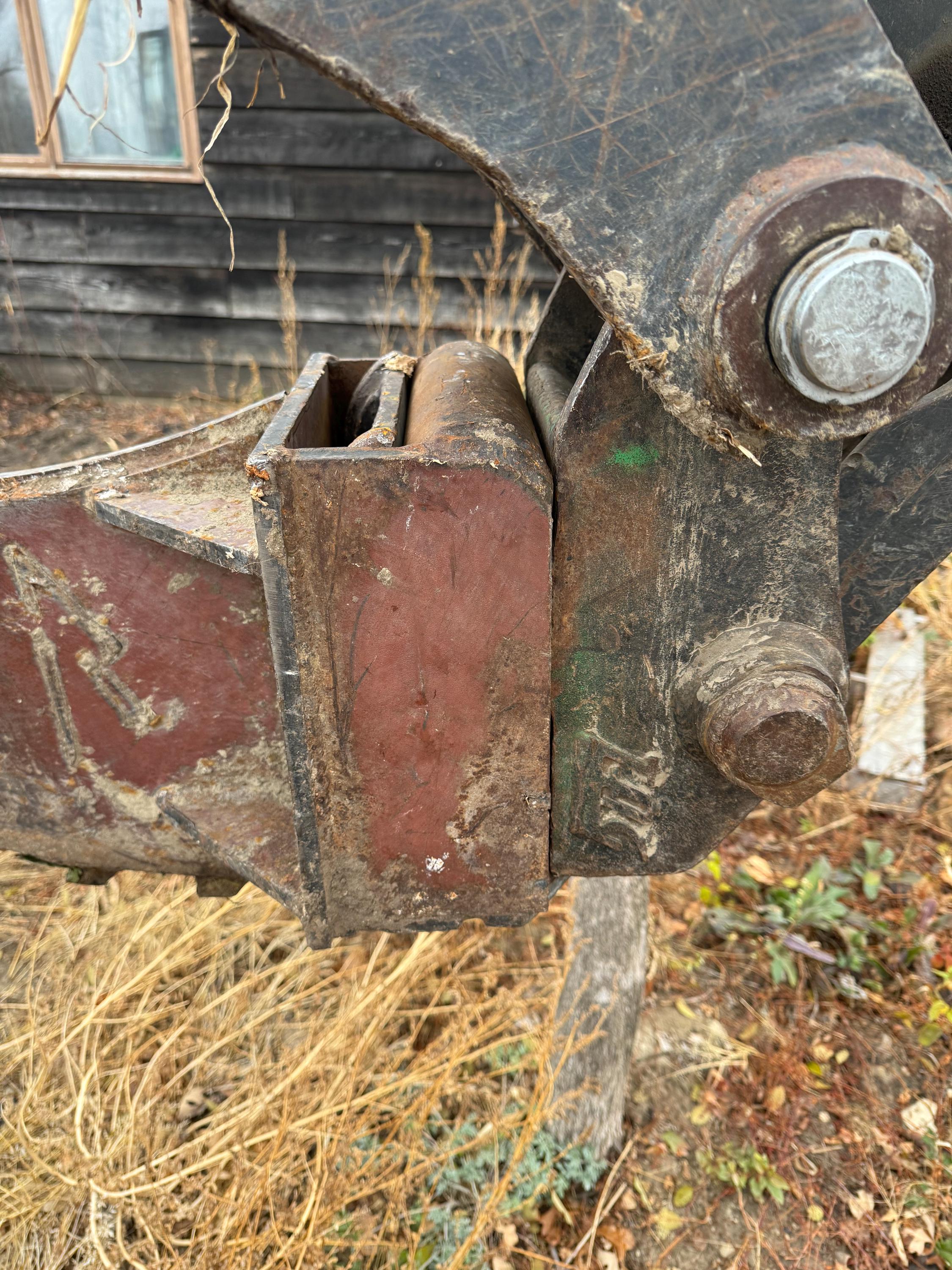 Wain Roy, Tag Style Coupler With 1-1/4" Pins for Excavators - Etsy