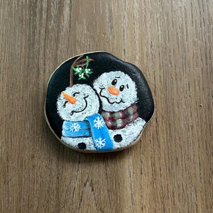 Snowman Couple Painted Rock, Cute Snowmen Painting, Hand Painted Rocks ...