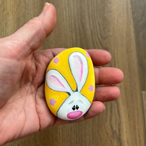 Cute Bunny Rock, Bunny Painted Rock, Cute Painted Rabbit, Easter ...