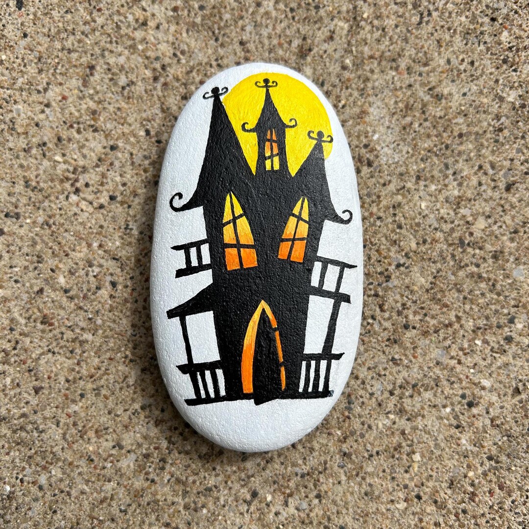 Haunted House Painted Rock, Halloween Rock, Halloween Decor, Rock Art ...