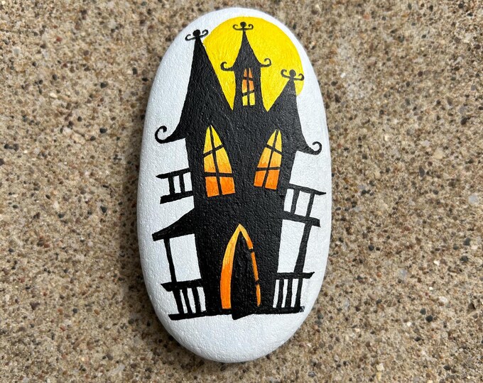 Haunted House Painted Rock, Halloween Rock, Halloween Decor, Rock Art ...