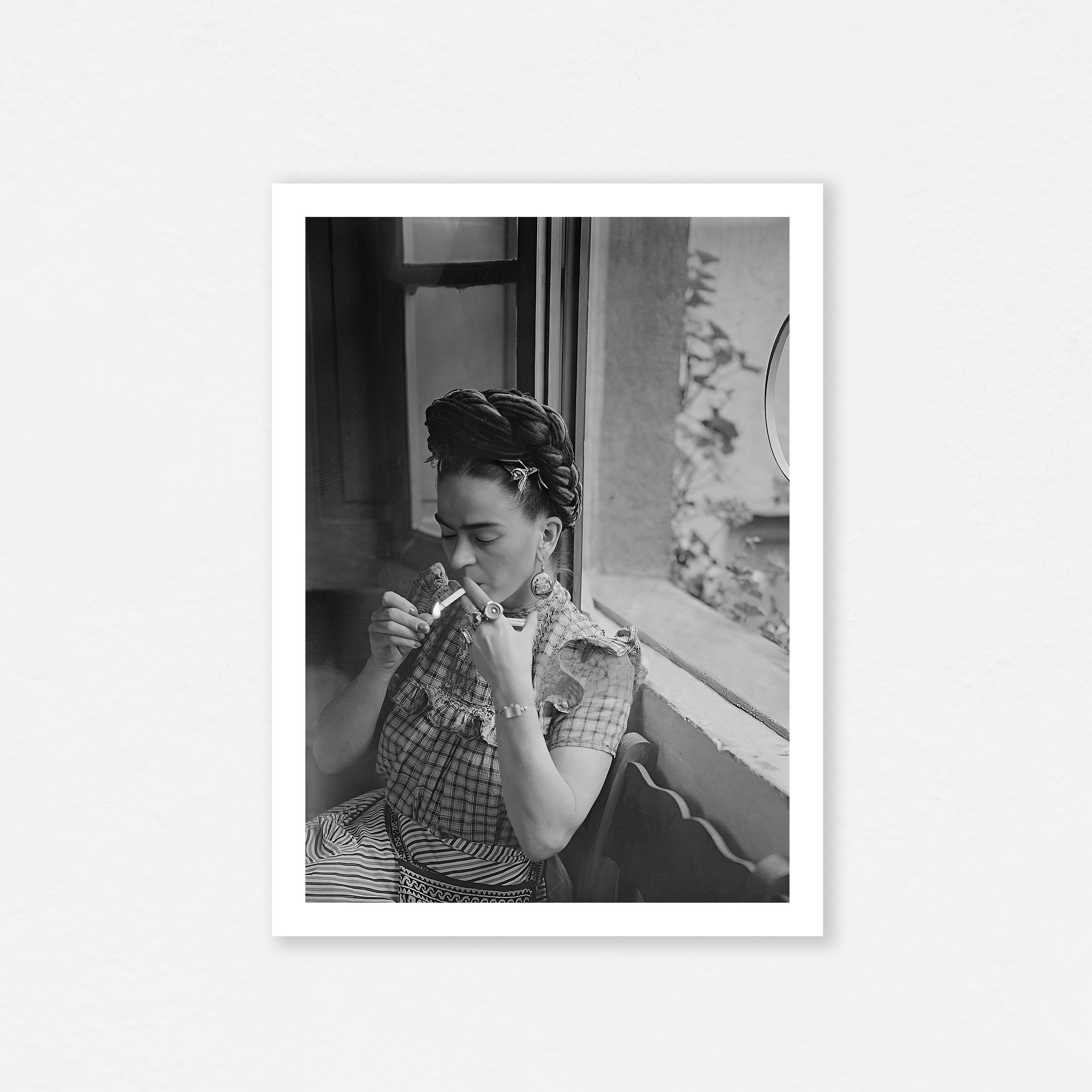 Frida Kahlo Smoking Poster, Mexican Artist, Black and White Wall Art ...