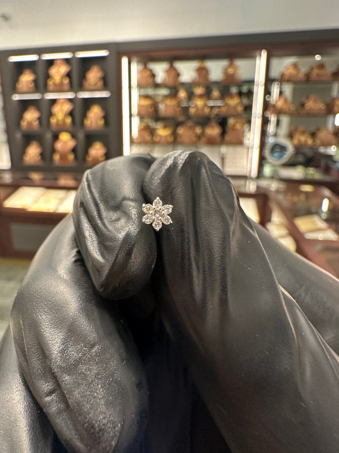 Beautiful Natural Diamond Flower Nose Stud/pin Sparkling Natural ...