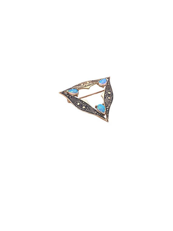 14k Yellow Gold Triangular Shaped Opal Pin - Gem
