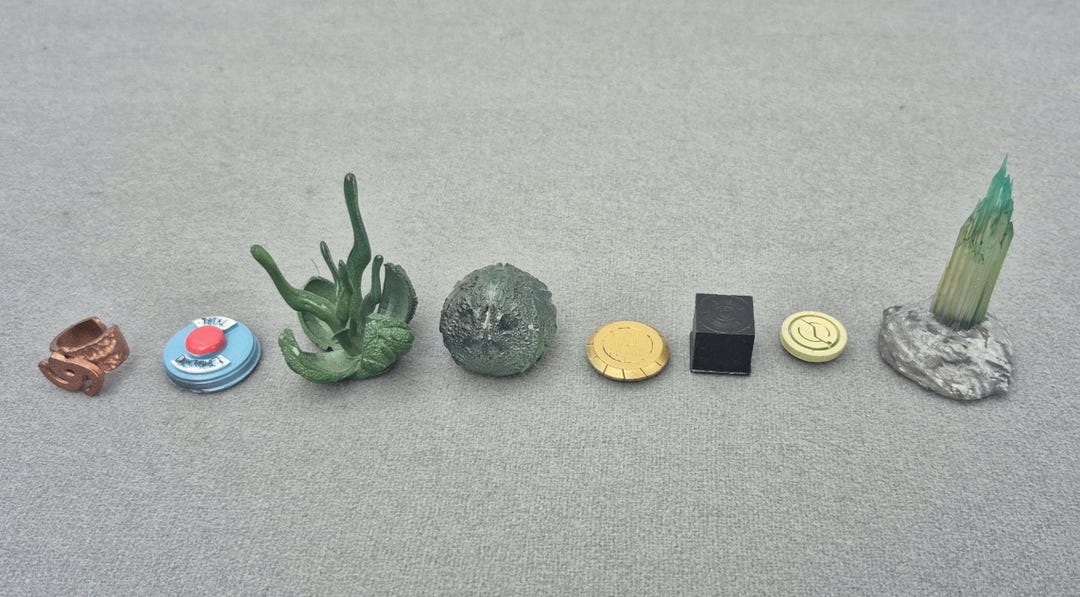 1/6 Scale Doctor Who Diorama Props: Time Ring, Krynoid Pods, Confession ...