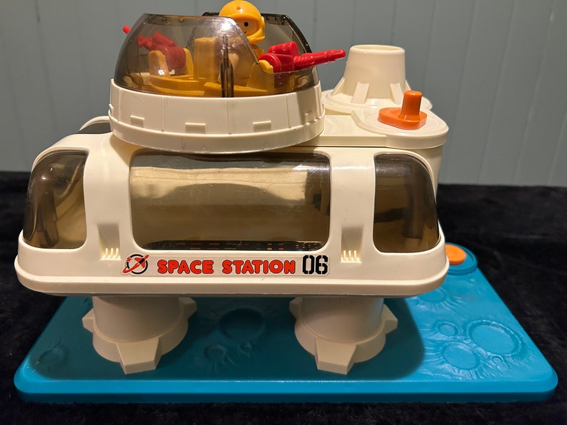 Vintage 1984 Playworld Toys Playmates Space Station Vehicles Figures ...