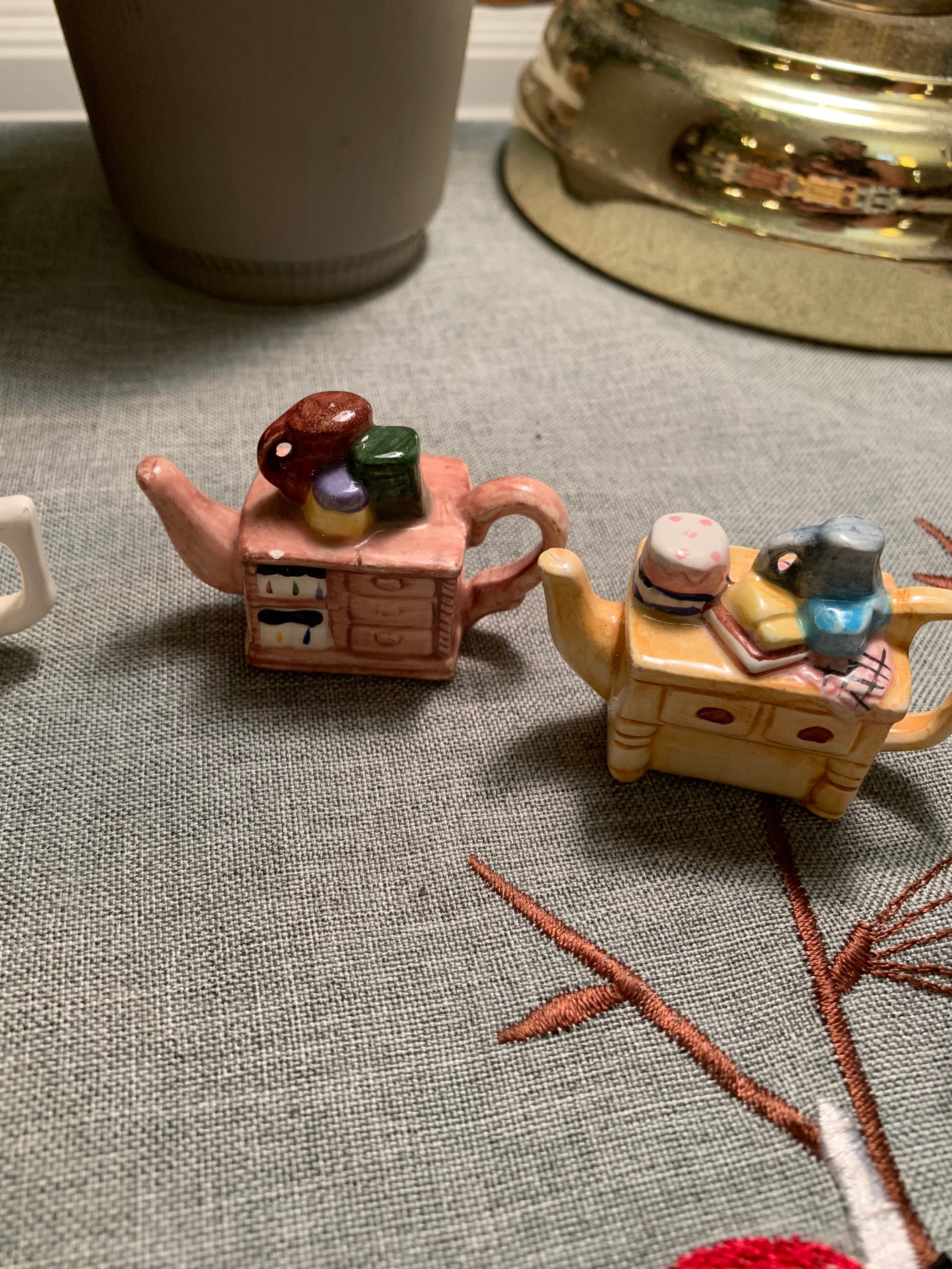 Red Rose Miniature Tea Pots/vintage Red Rose Tea Miniature Tea - Etsy