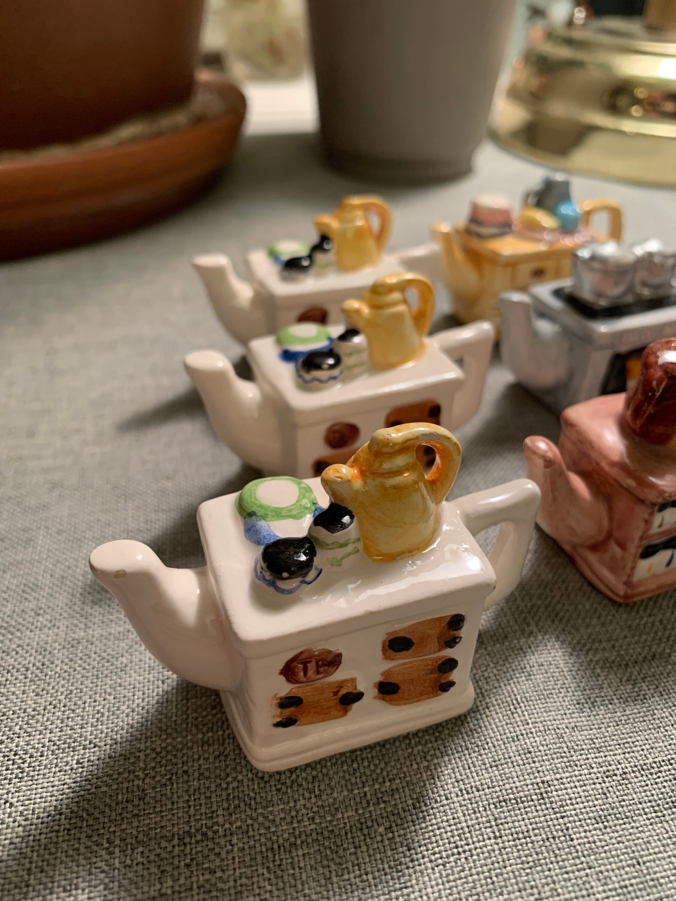 Red Rose Miniature Tea Pots/vintage Red Rose Tea Miniature Tea - Etsy