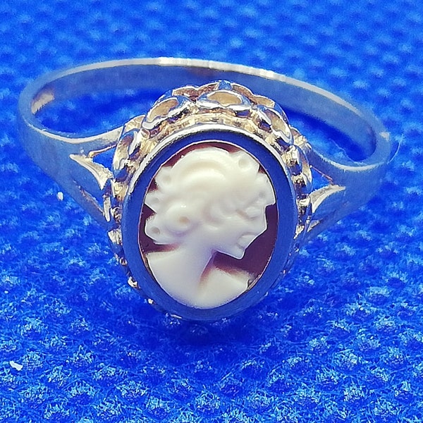Cameo Ring - Etsy