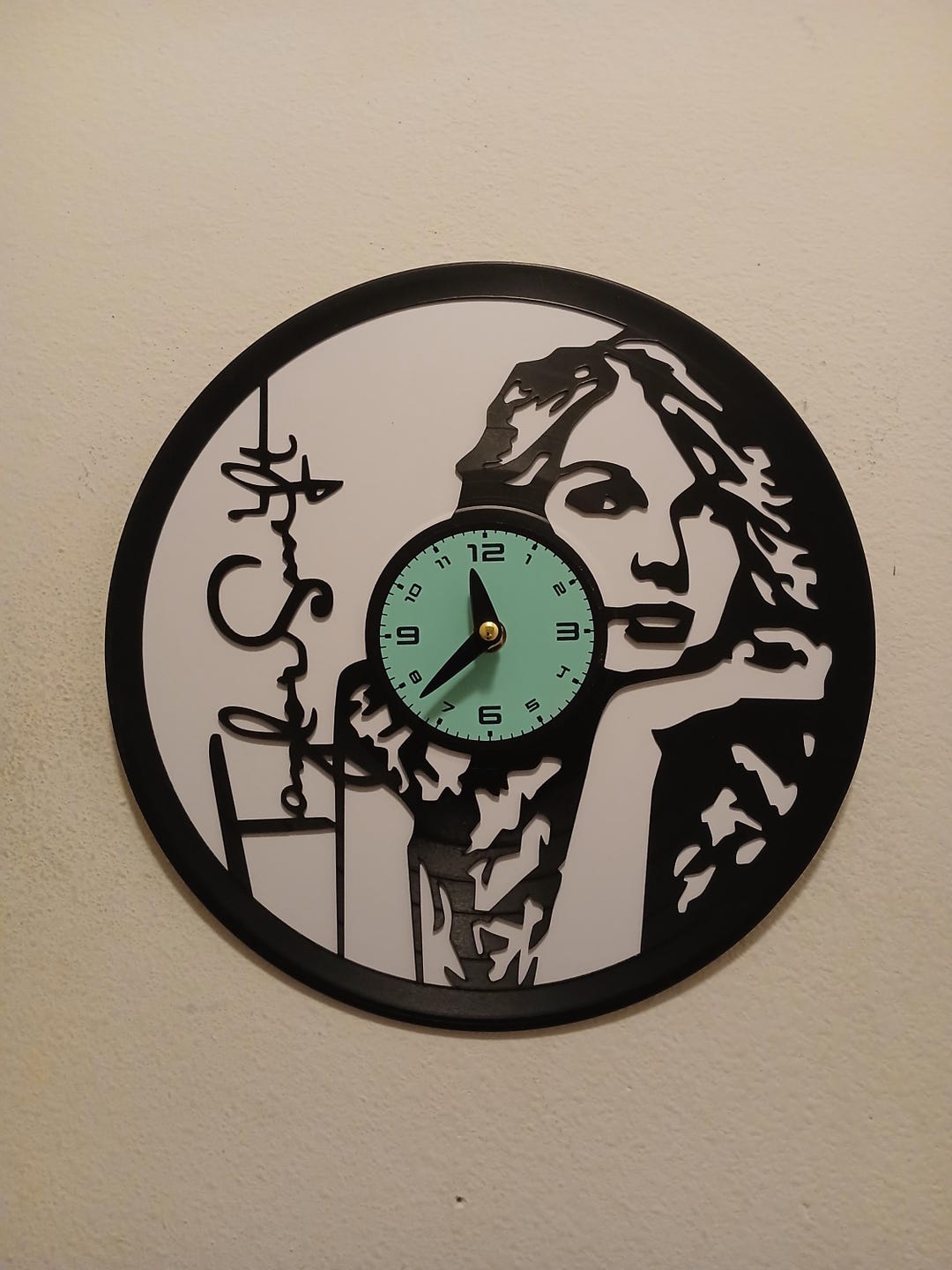 SHOWGIRL Upcycled Vinyl LP Record Clock - Etsy