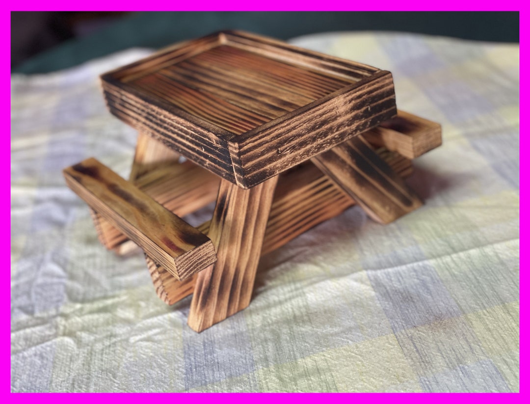 Squirrel / Bird Picnic Feeder Table - Etsy