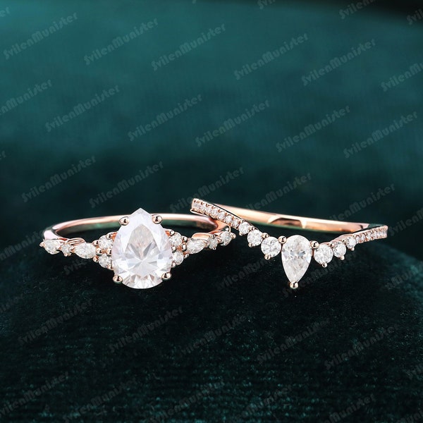 Pear Engagement Ring Set - Etsy