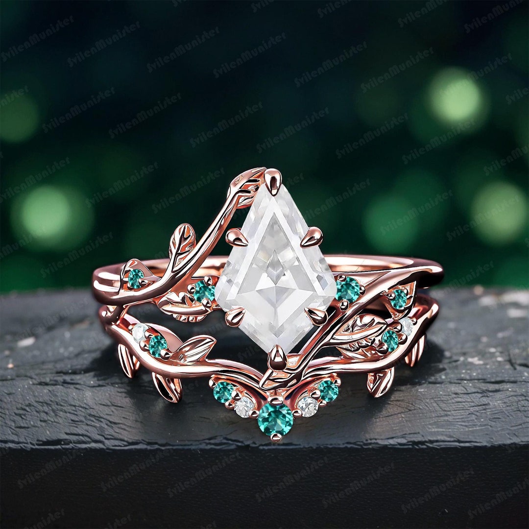 Kite Cut Moissanite Engagement Ring Sets Bridal Sets Rose Gold Vintage ...