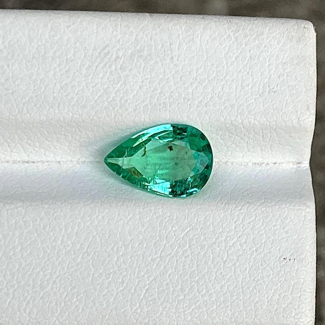Crystal Clean Emerald 100% Natural Emerald Bright Luster Color ...