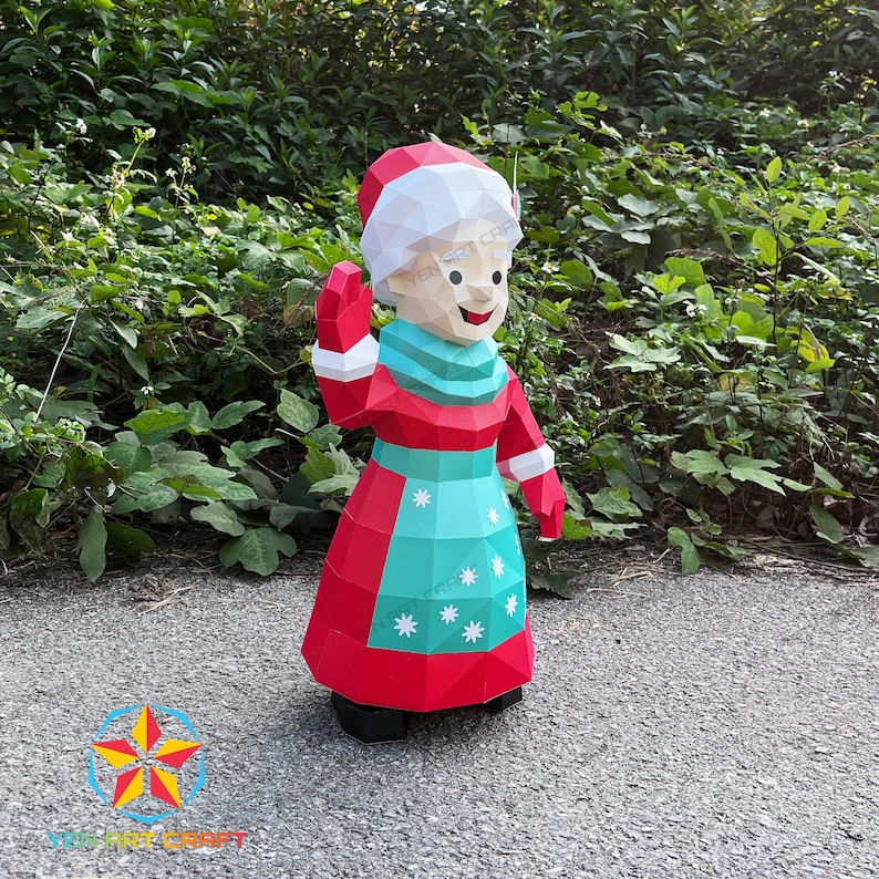 3D Mrs Claus Papercraft PDF, SVG Template for Cricut Projects: 3D ...