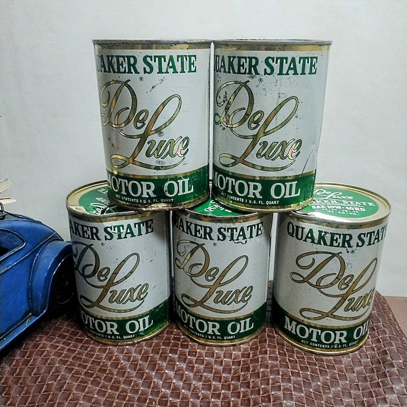 Upcycle Shop Oil Cans - Rustic Old Oil Can Display - Vintage Quaker ...